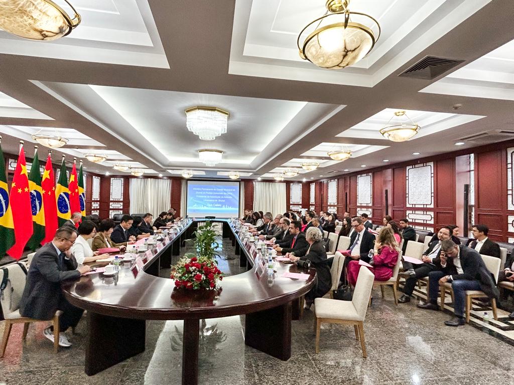 Acieg participa de conferência de negócios na Embaixada da China